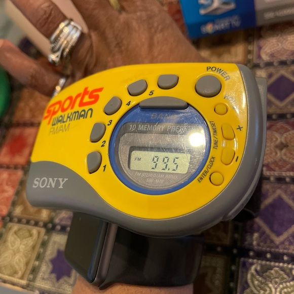 Sony | Portable Audio & Video | Sony Walkman Sport Am Fm Wrist Radio ...